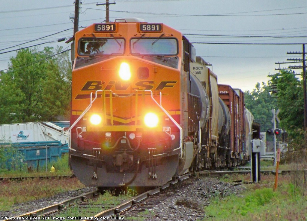 BNSF 5891